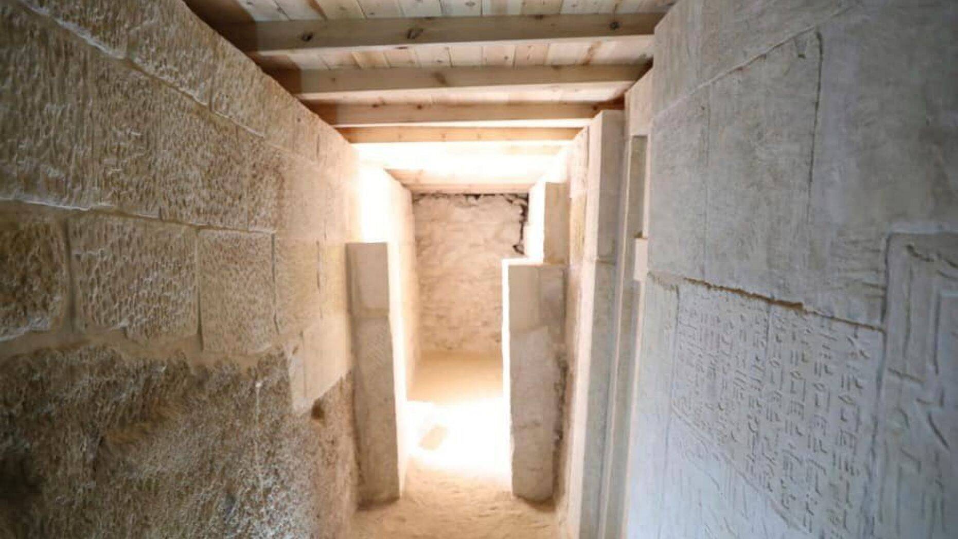 4,500-Year-Old Burial Ground Discovered Near Egypt’s Great Pyramids ...