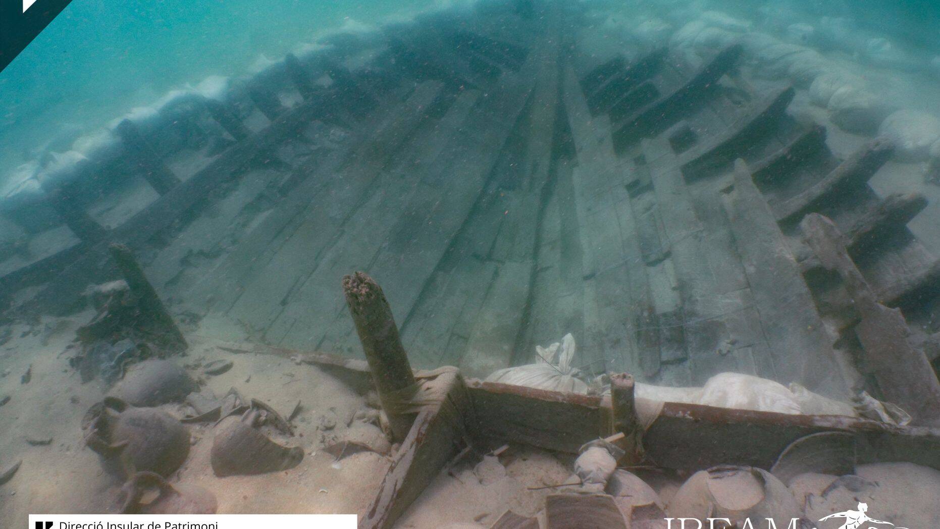 Roman Shipwreck Loaded With Amphorae Discovered Off Coast Of Majorca ...